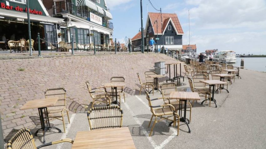 ’Coronaterrassen’ blijven in EdamVolendam