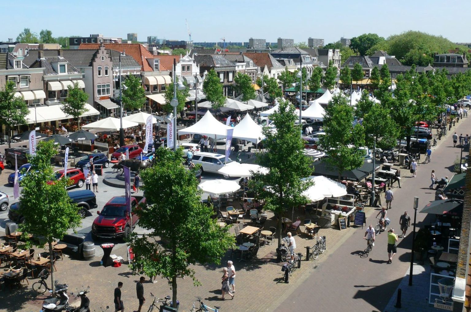 Zondag 2 juni Heilige Koeien op de Koemarkt