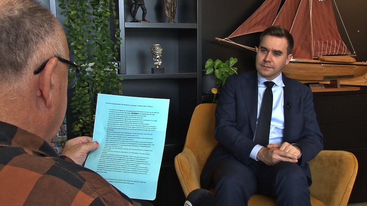 Interview met Rick Beukers nu 200 dagen burgemeester van Edam-Volendam ...